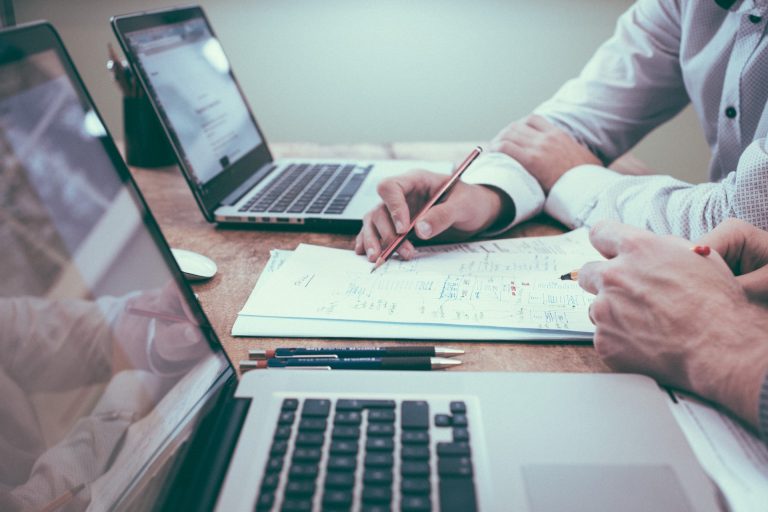 Como colocar curso online no currículo (com exemplos) Como colocar curso online no currículo (com exemplos)